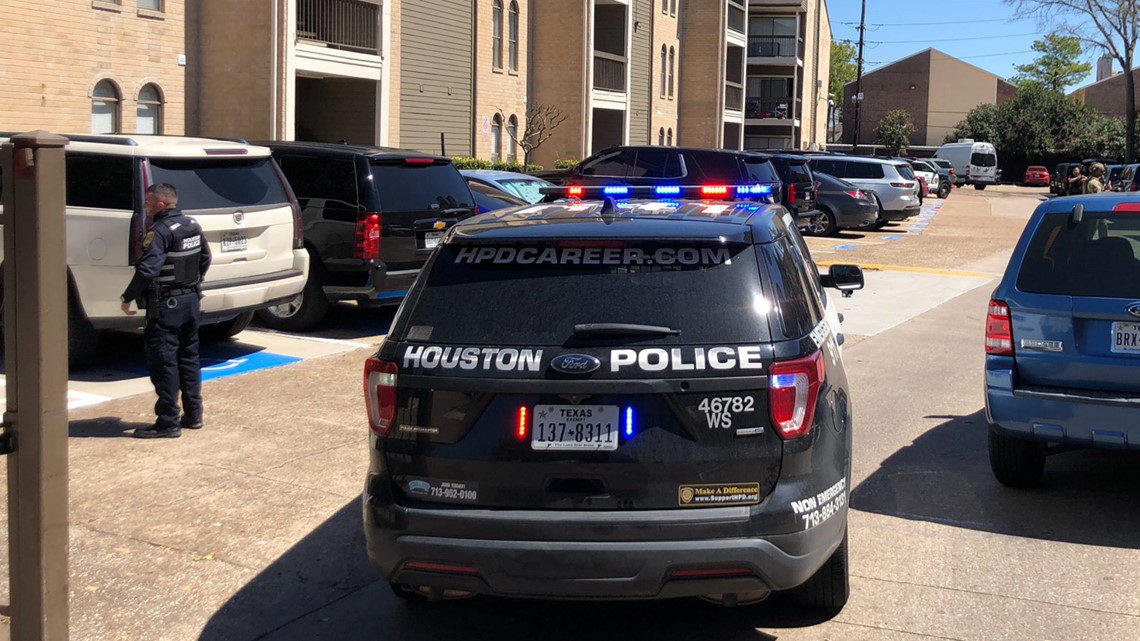 Houston crime: SWAT team responds to man barricaded in his home | khou.com