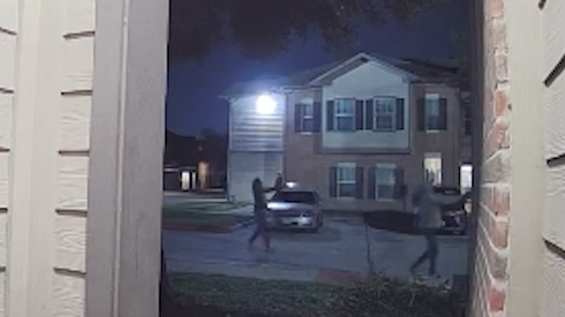 Shootout caught on camera at Houston-area apartment complex | khou.com