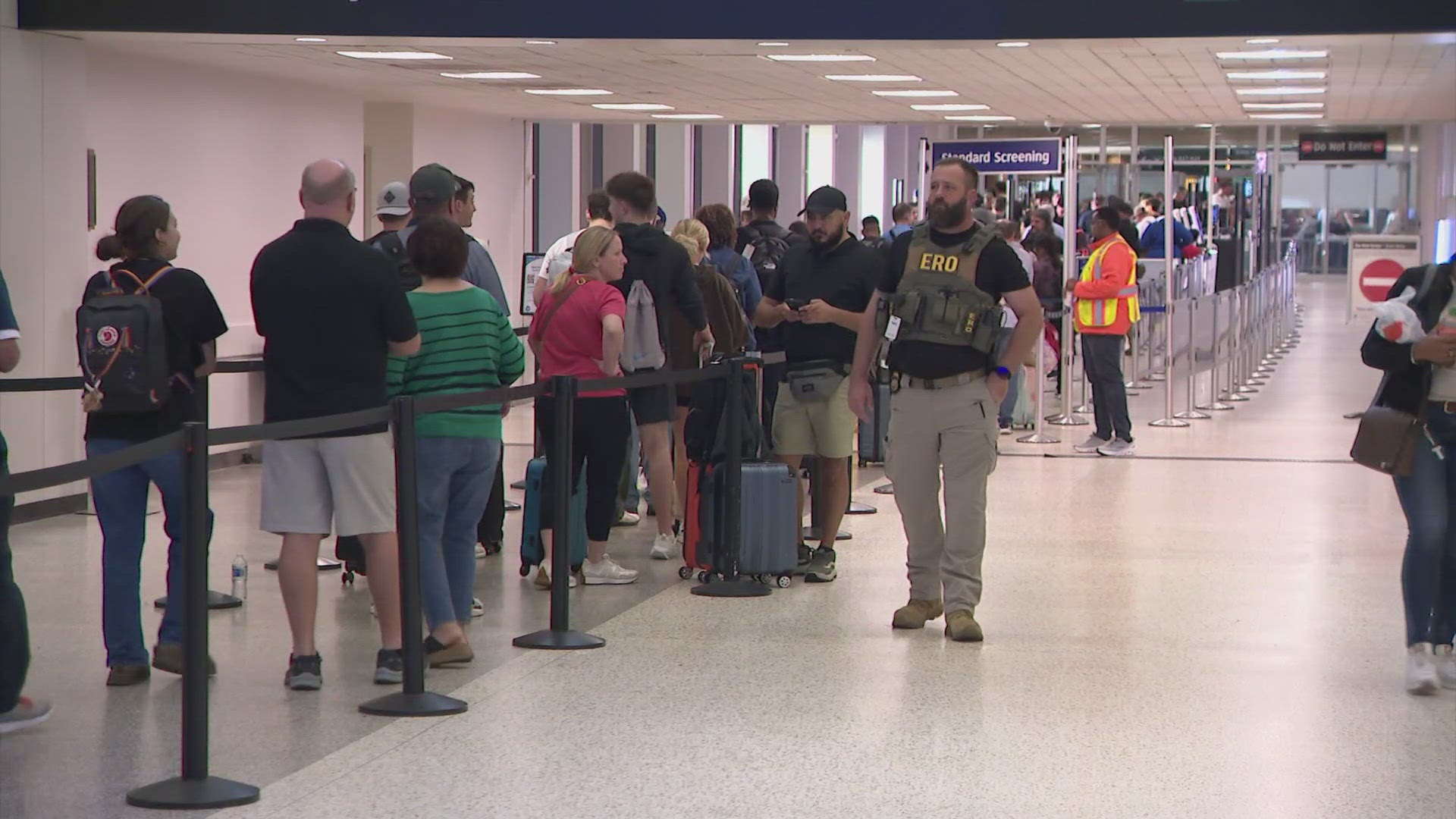 TSA line at IAH covers two stories | khou.com