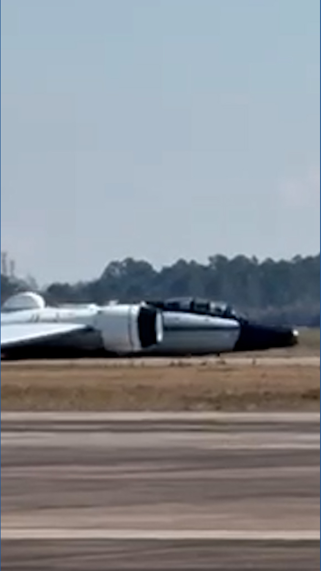 Plane appears to land without gears at Ellington Field in Houston ...