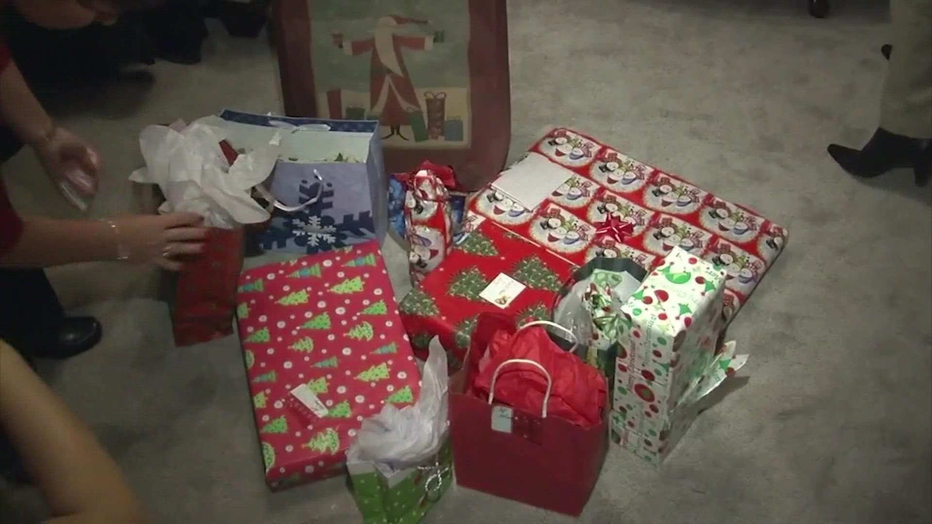 The rules of holiday regifting: What not to do | khou.com