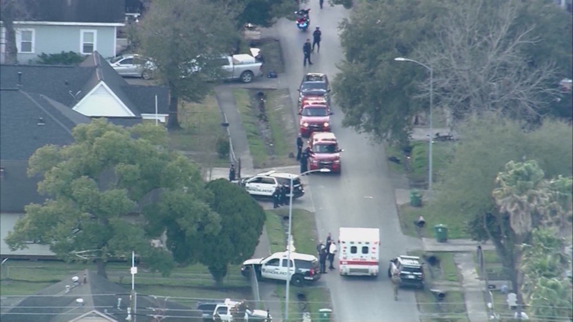 6 officers charged in connection with botched Harding Street raid ...