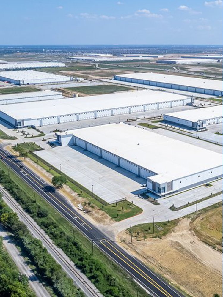 Tesla begins hiring for workers at its new $200M Houston-area ...