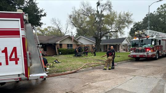 Houston, Texas house fire: One person hurt, taken to hospital | khou.com