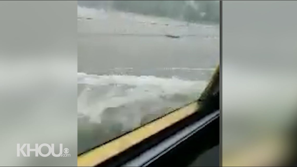 Shocking video: School bus filled with students drives through high ...