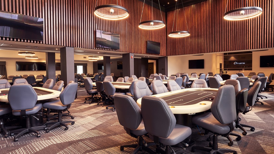 Houston hotel offering poker games | khou.com