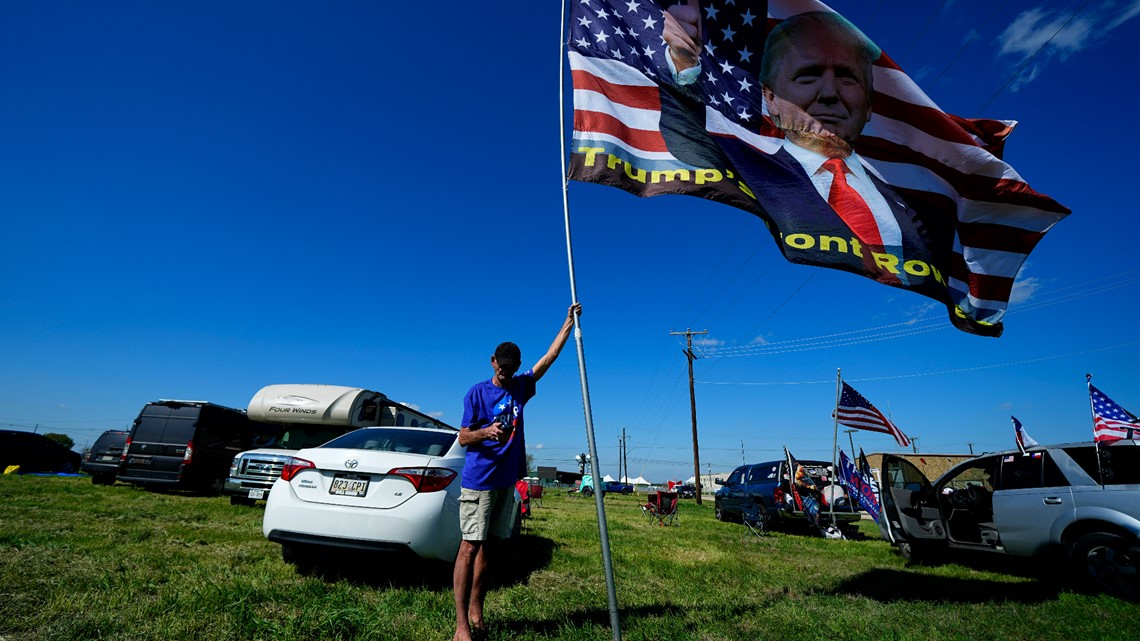 Donald Trump rally: Thousands turn out in Waco, Texas on March 25 ...