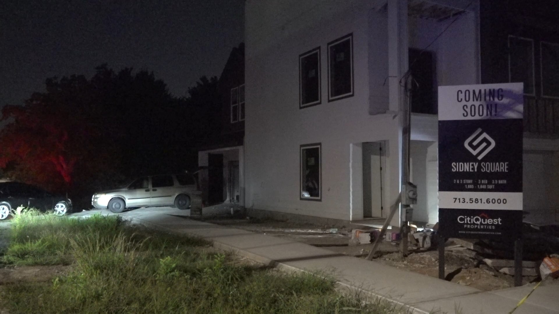 Family finds man dead inside new home in South Side Houston, TX | khou.com