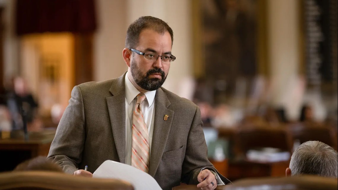 El Paso Democrat Joe Moody stripped of leadership position | khou.com