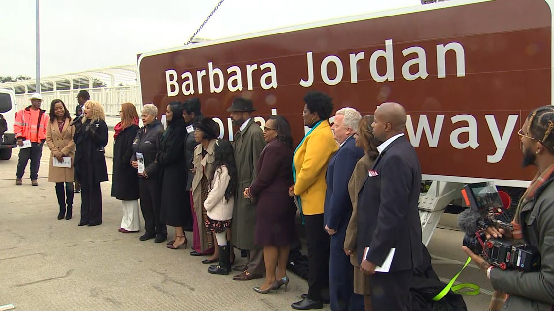 Texas lawmakers unveil Barbara Jordan Memorial Parkway at SH 288 | khou.com