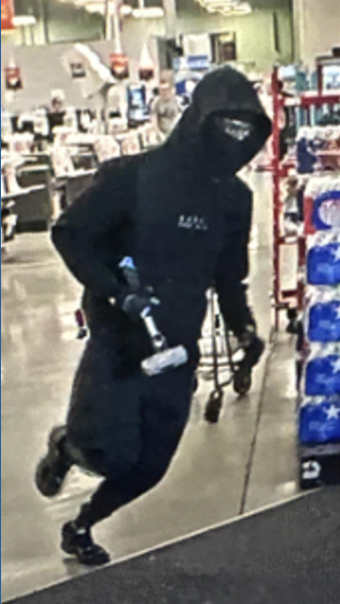 Masked men smash jewelry cases in H-E-B robbery along Gulf Freeway ...