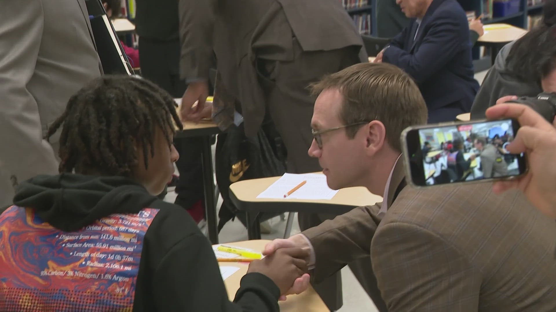 Texas Commissioner of Education visits Houston ISD campuses | khou.com