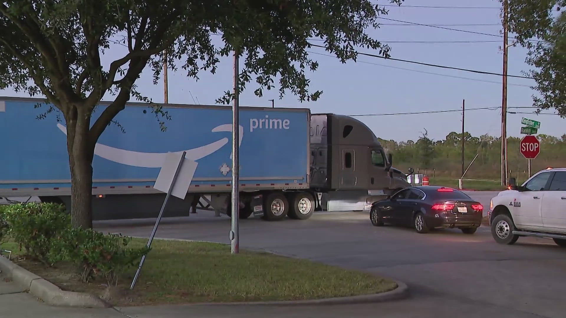 City responds to Amazon trucks clogging up Humble neighborhood | khou.com