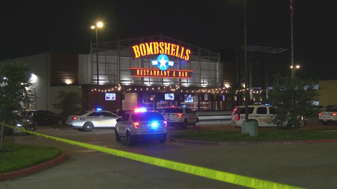Argument in Bombshells Restaurant ends in deadly shooting | khou.com