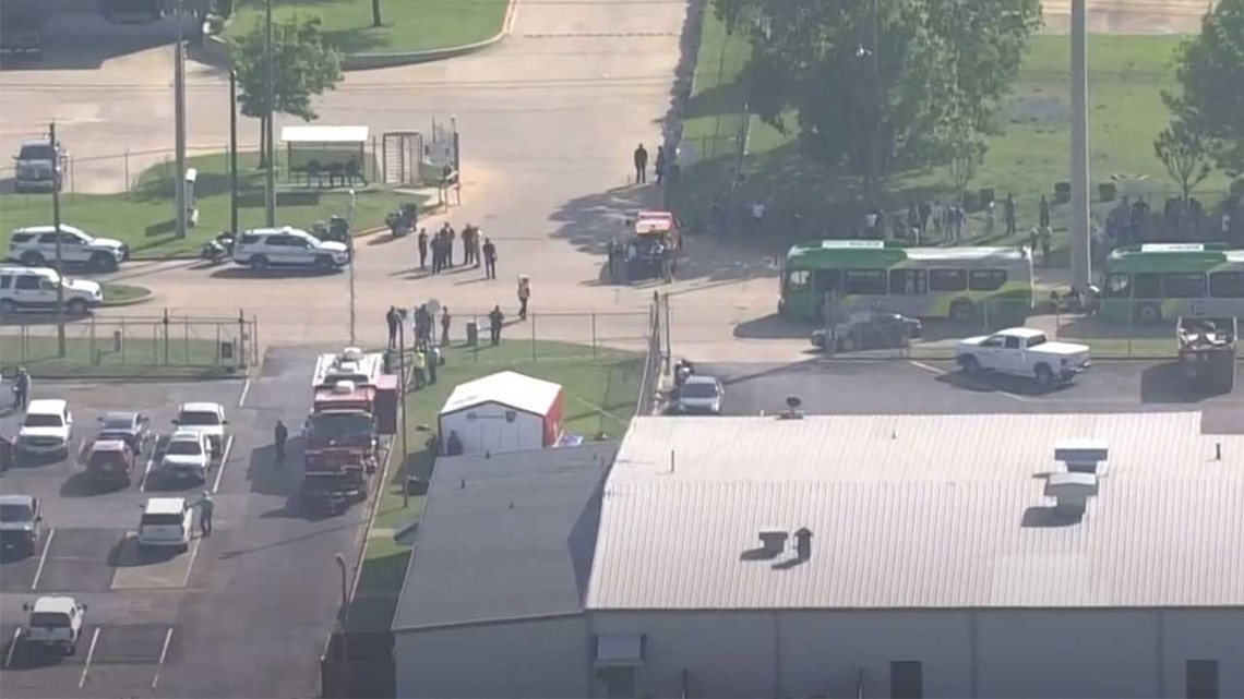 Bryan shooting: Multiple people injured, suspect on the run | khou.com