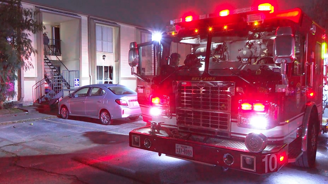 Deadly apartment fire in SW Houston | khou.com