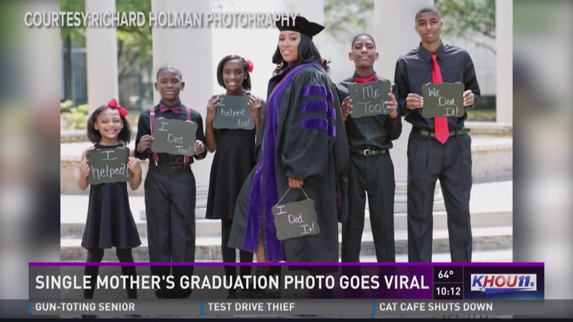 Single mother's graduation photo goes viral | khou.com