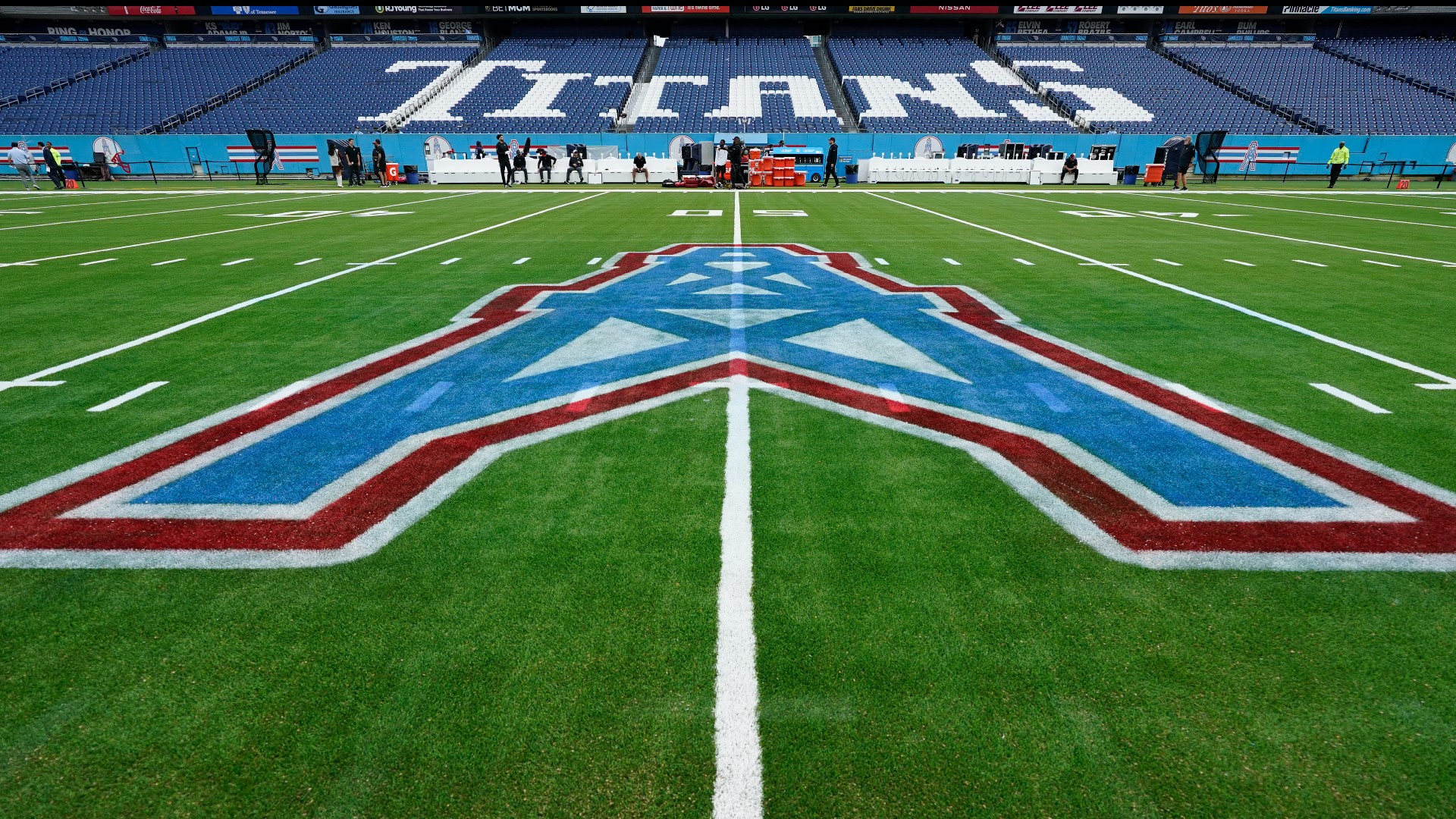 Who is Billy "White Shoes" Johnson, player honored by Titans? | khou.com