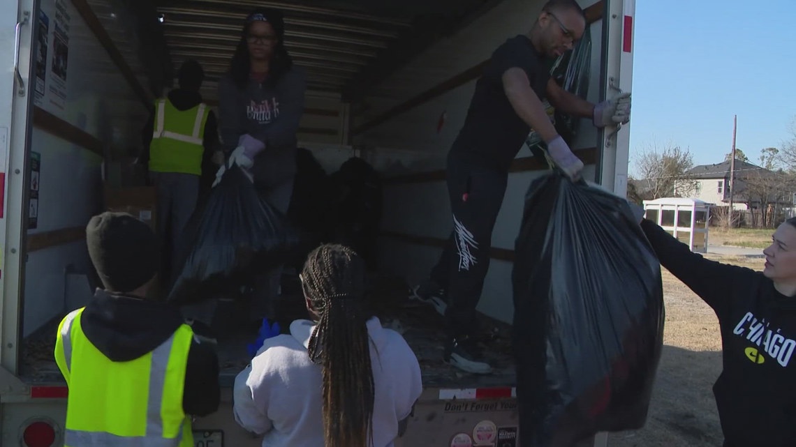 Fed up with illegal dumping, Sunnyside resident takes action with ...