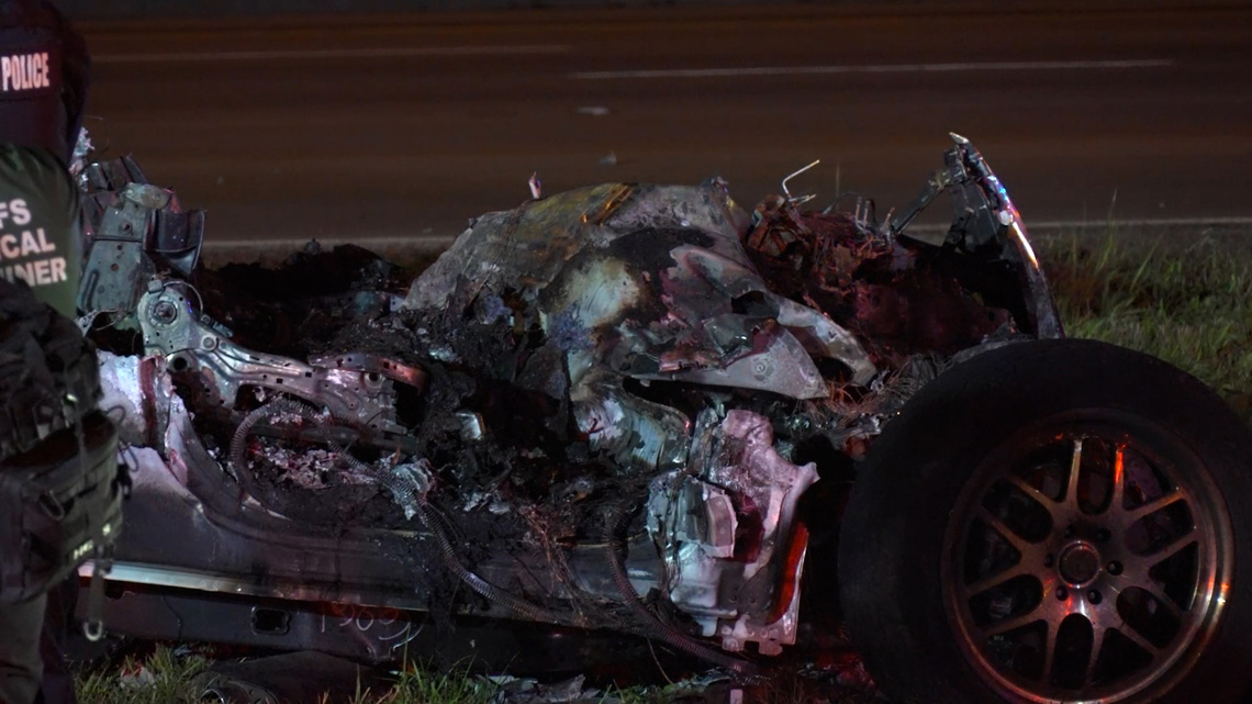 2 teens killed in fiery crash on South Loop | Passerby rescued driver ...