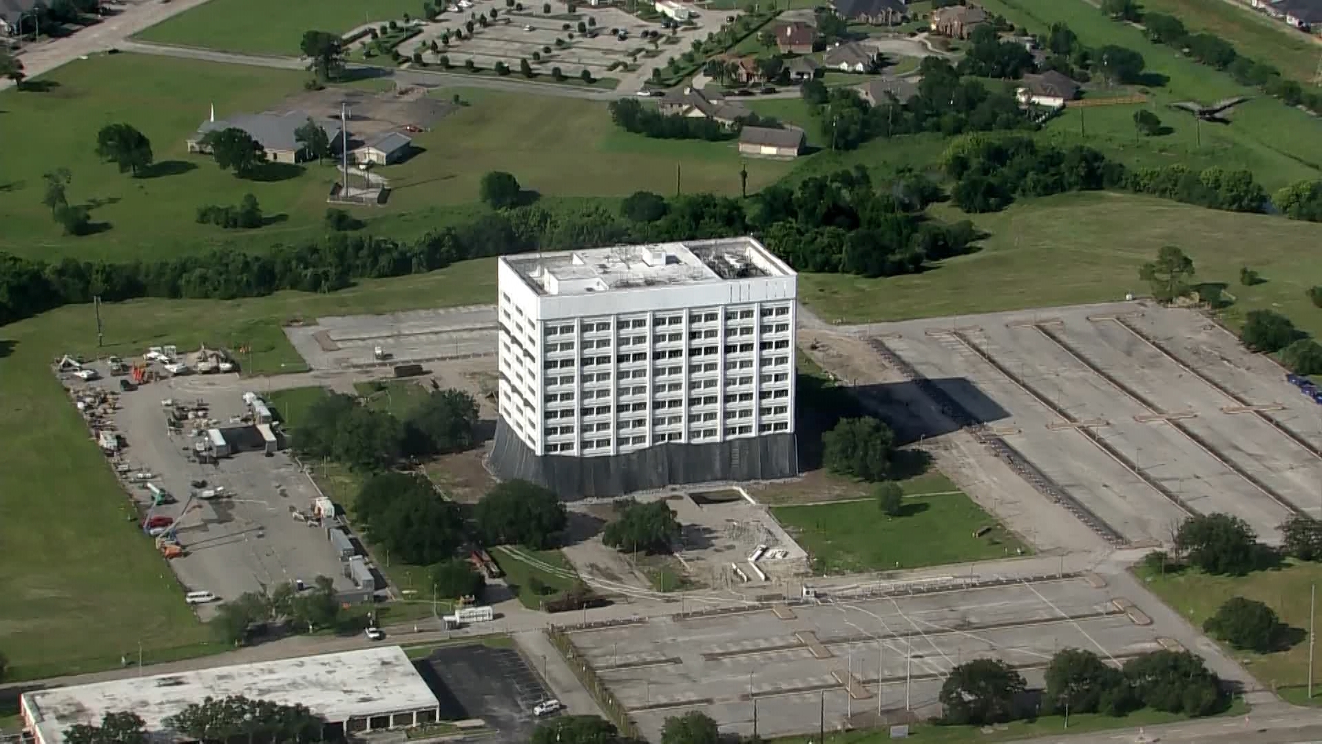 ExxonMobil's Iconic 'White House' to Be Imploded | khou.com