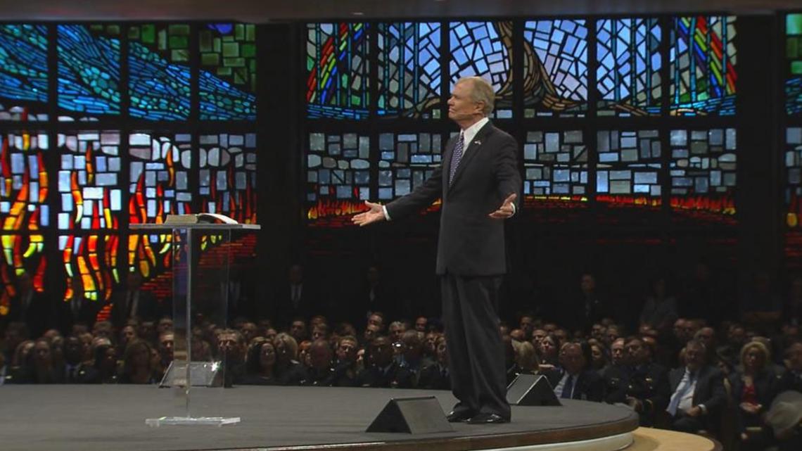 Pastor Ed Young of Houston's Second Baptist Church resigns | khou.com