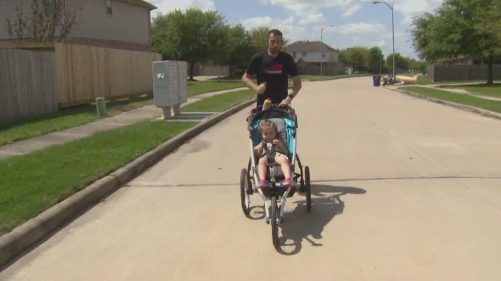 Dad sets not one, but two, world marathon records for pushing strollers ...