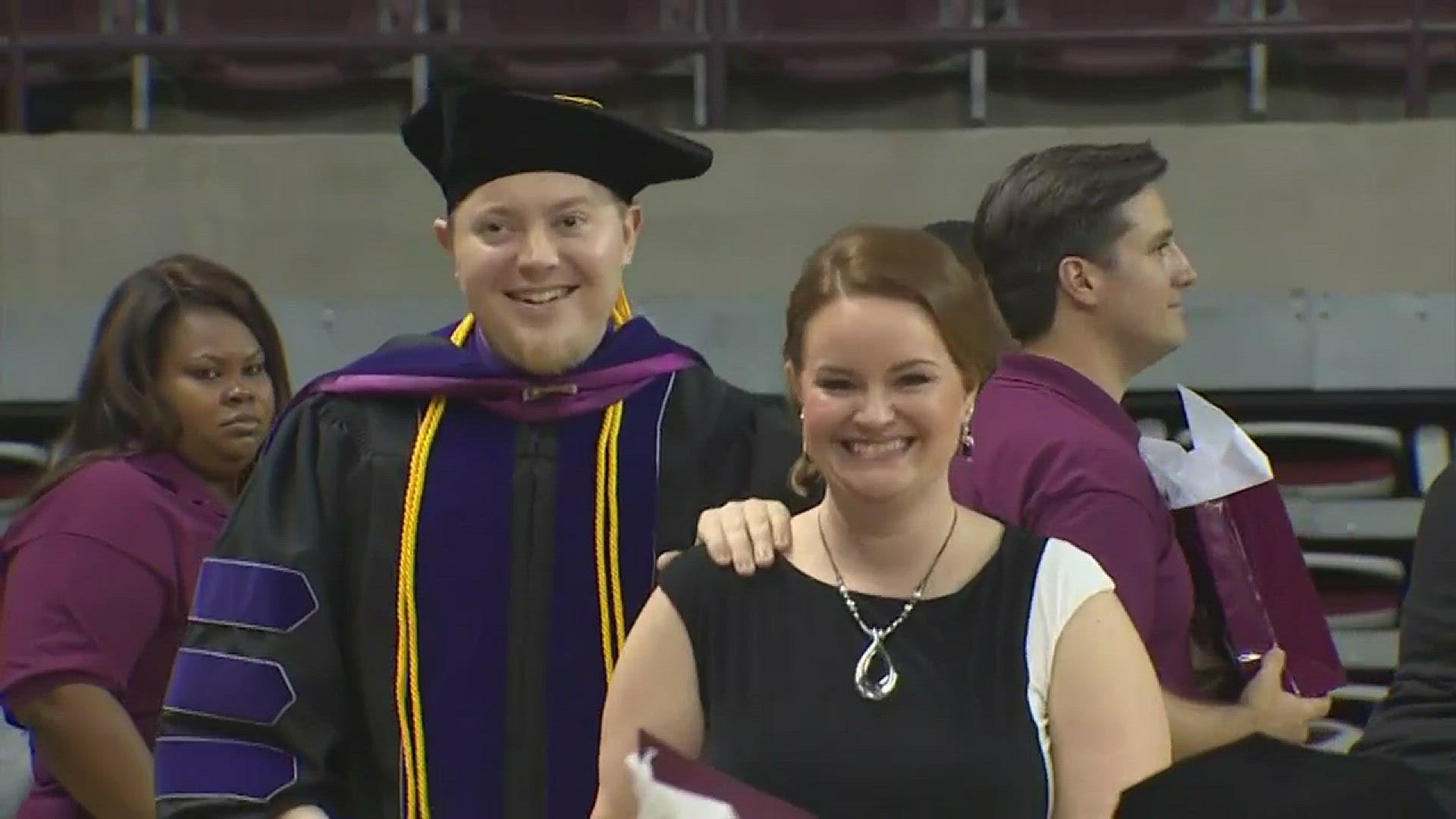 Blind brain tumor survivor graduates from TSU law school | khou.com