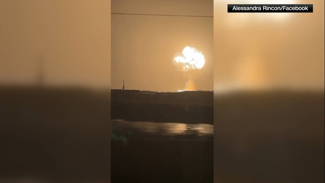 Witness captures video of SpaceX rocket explosion in South Texas ...