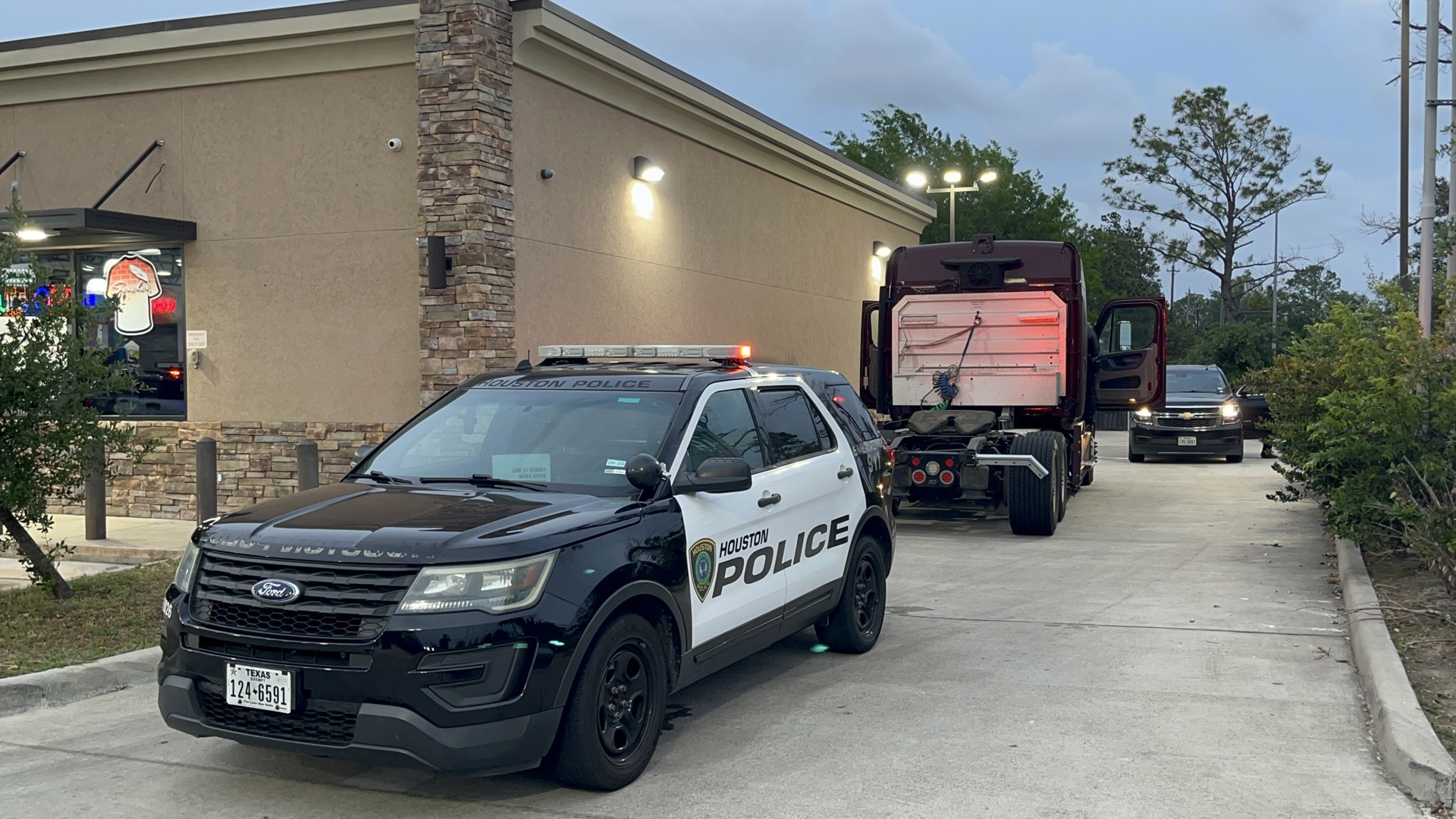 Houston police arrest man after semi-truck chase | khou.com