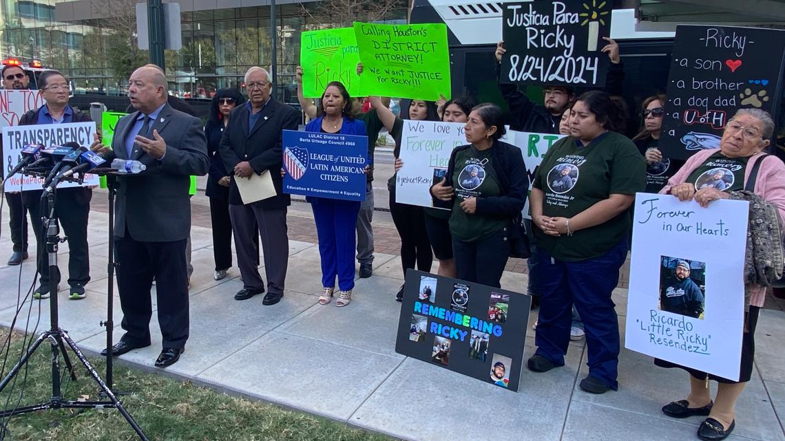 Family of Resendez calls for charges against deputy constable | khou.com