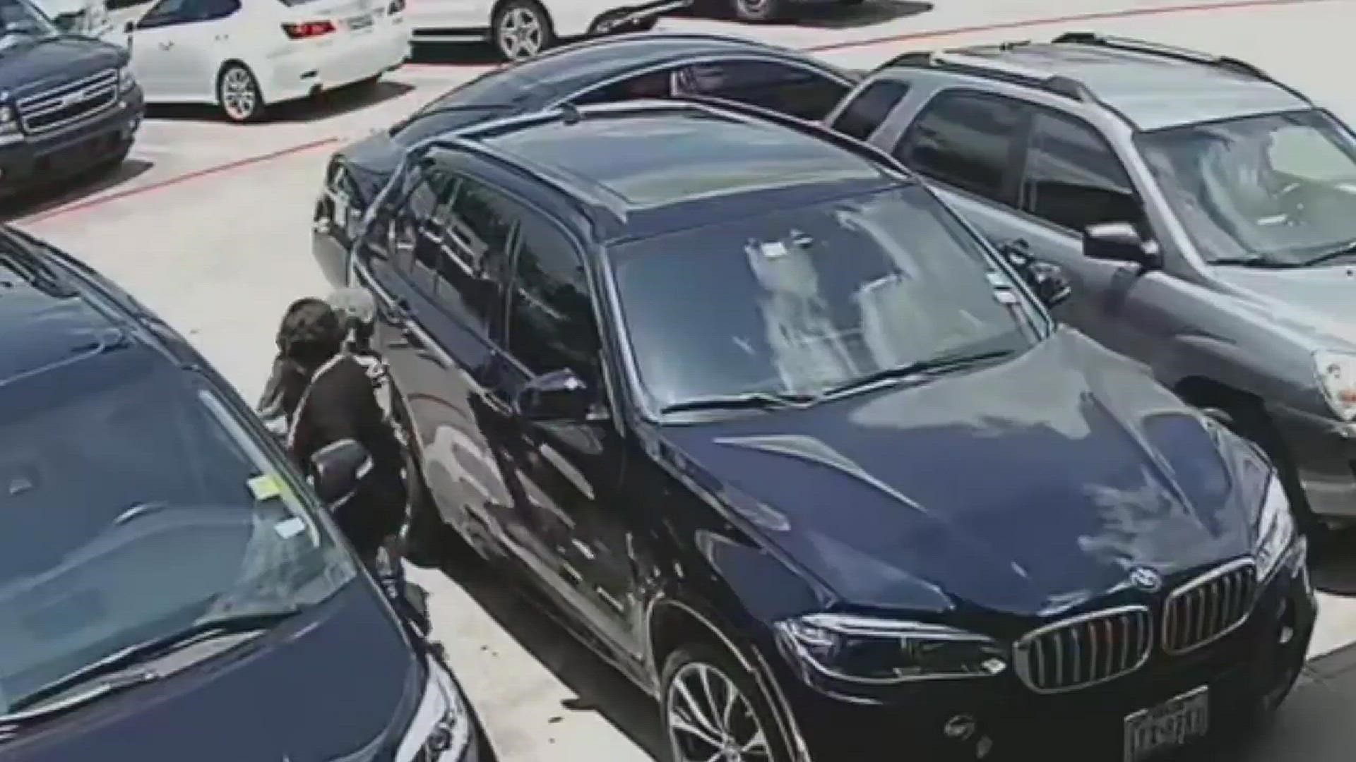 VIDEO: Woman followed from Houston bank and robbed, HPD says | khou.com