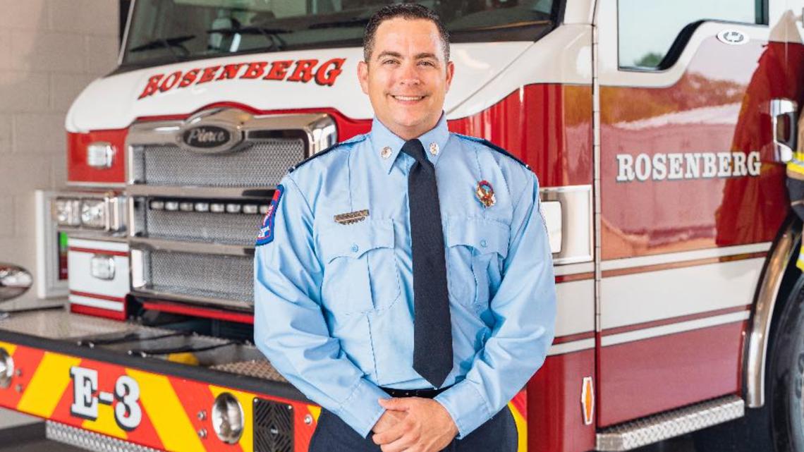 Rosenberg community mourns loss of firefighter and Army veteran | khou.com
