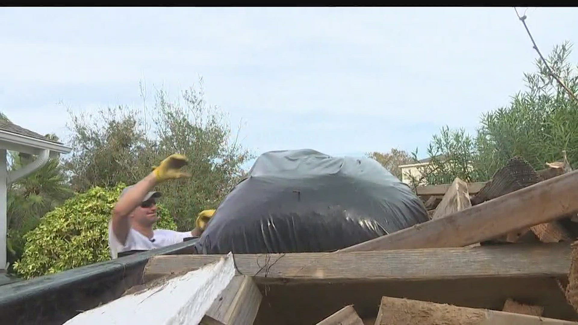 Wimberly flooding victim helps Harvey victims | khou.com