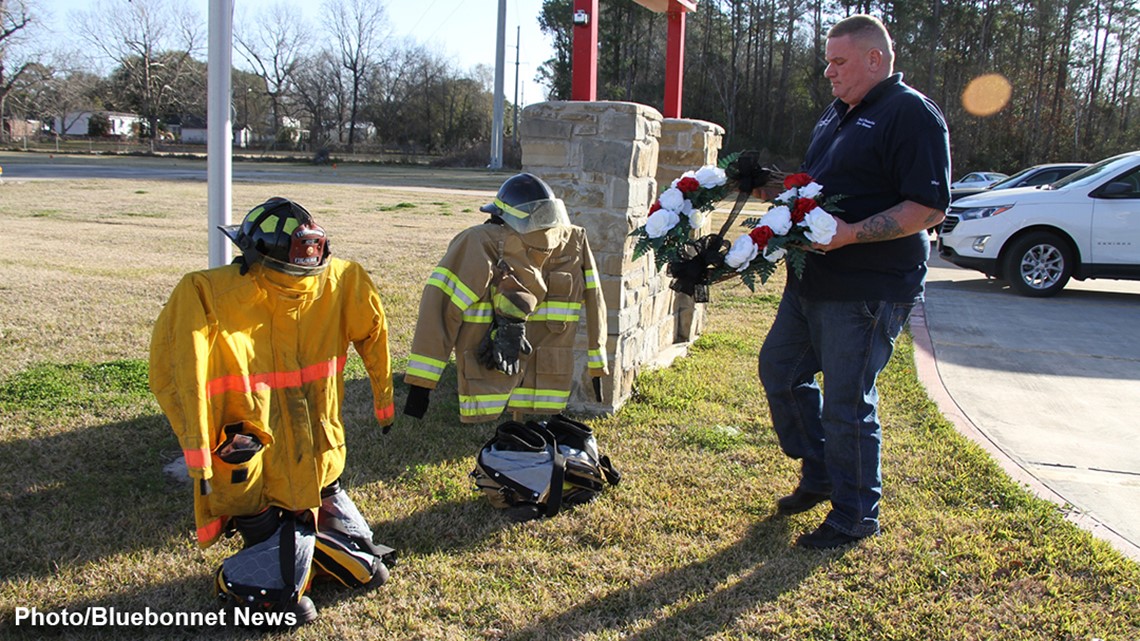 Firefighters remember fellow volunteer after sudden death | khou.com