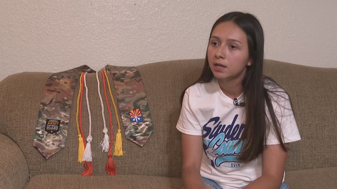 Mesa High student challenges rule barring military stoles at graduation ...