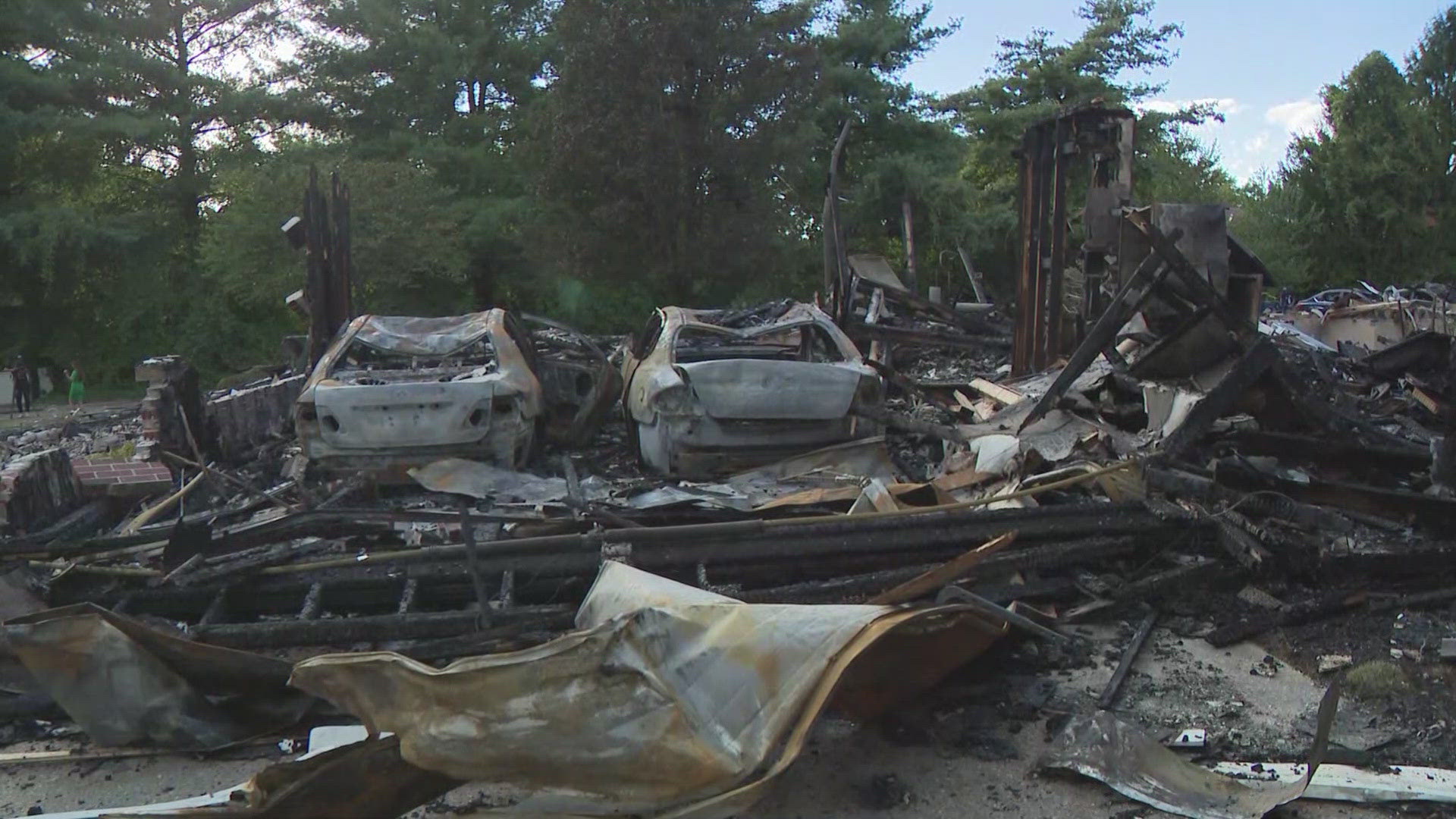 Video shows moment house explodes in St. Louis County | khou.com