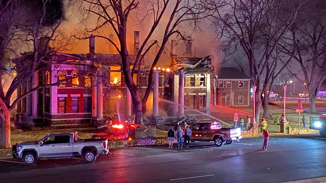 Historic Mason County Courthouse 'destroyed' by fire | khou.com
