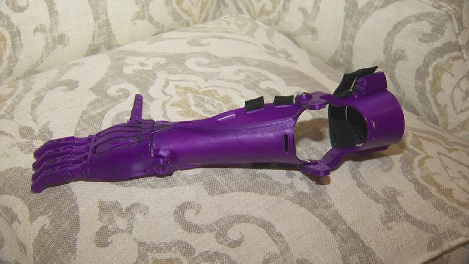 Austin girl receives doll prosthetic arm to match hers | khou.com