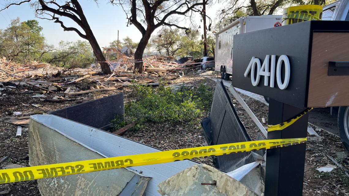 Austin house explosion injures 6, damages 24 homes | khou.com
