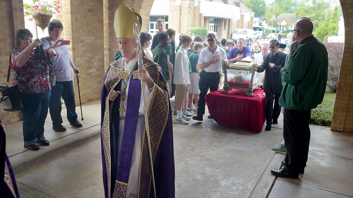 Pope dismisses conservative Tyler bishop Joseph Strickland | khou.com