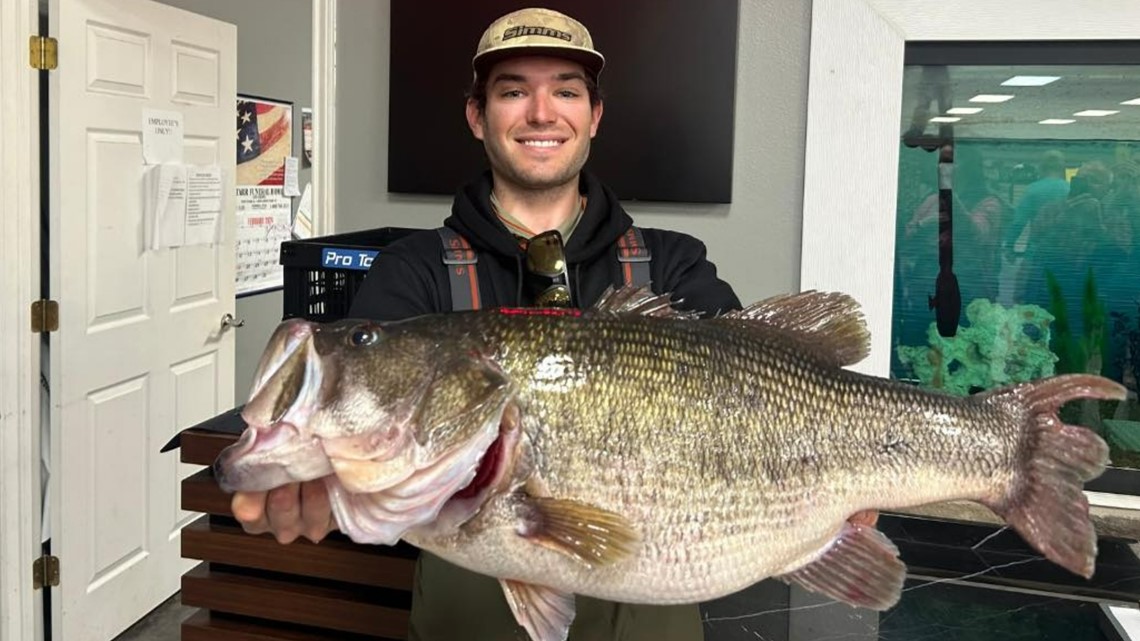 Angler reels in monster bass on East Texas lake | khou.com