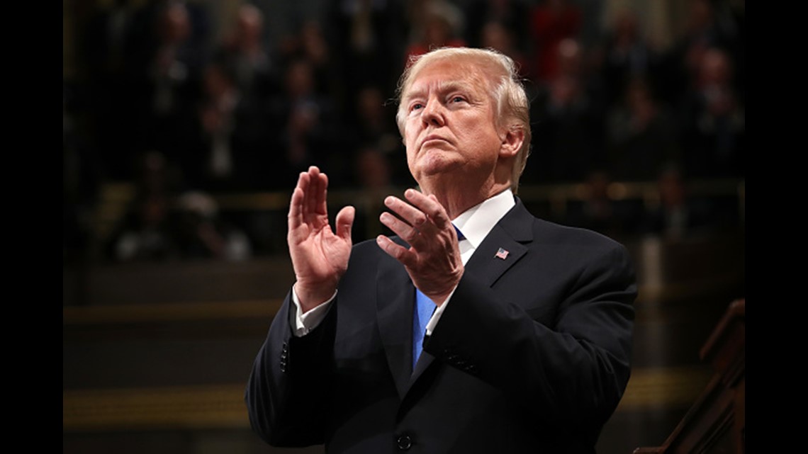 Trump clapping for himself becomes a thing | khou.com