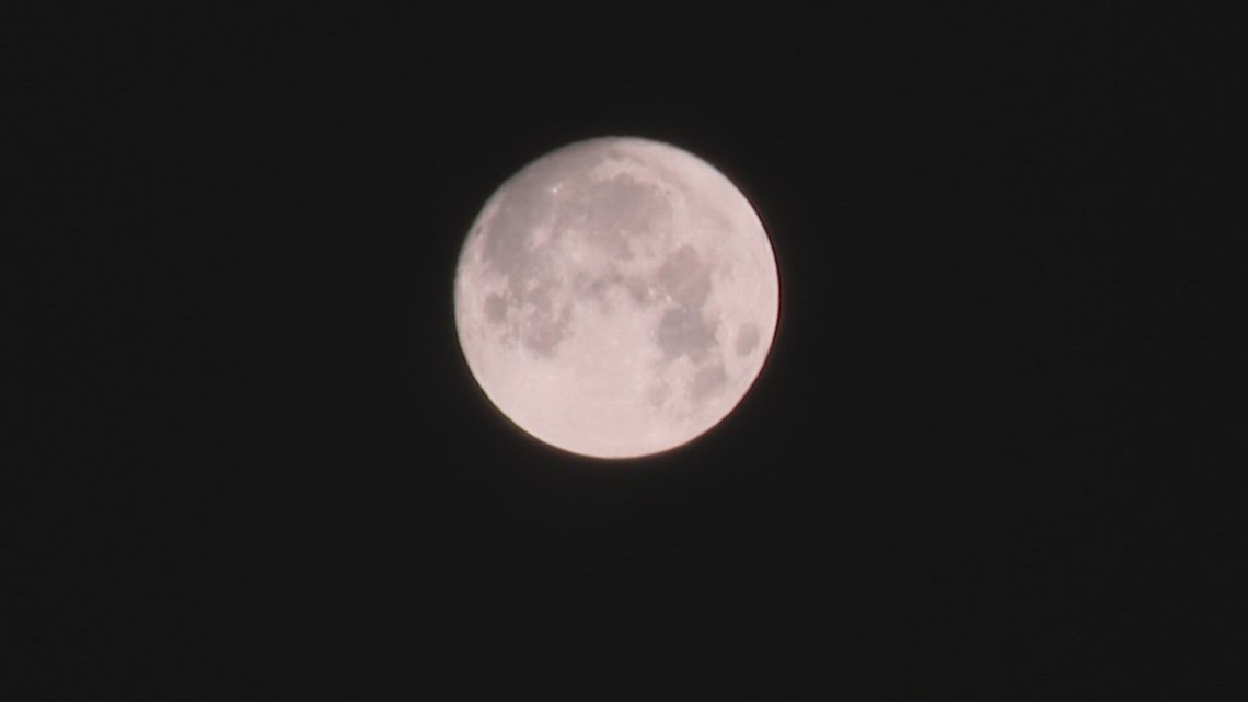 Blue moon supermoon in Houston: What time can I see it? | khou.com