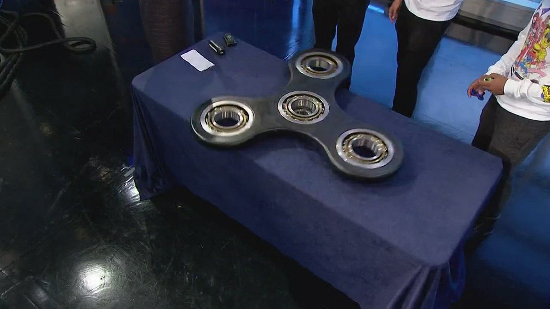 Holy fidget spinner! UTD students build 150 pound spinner | khou.com