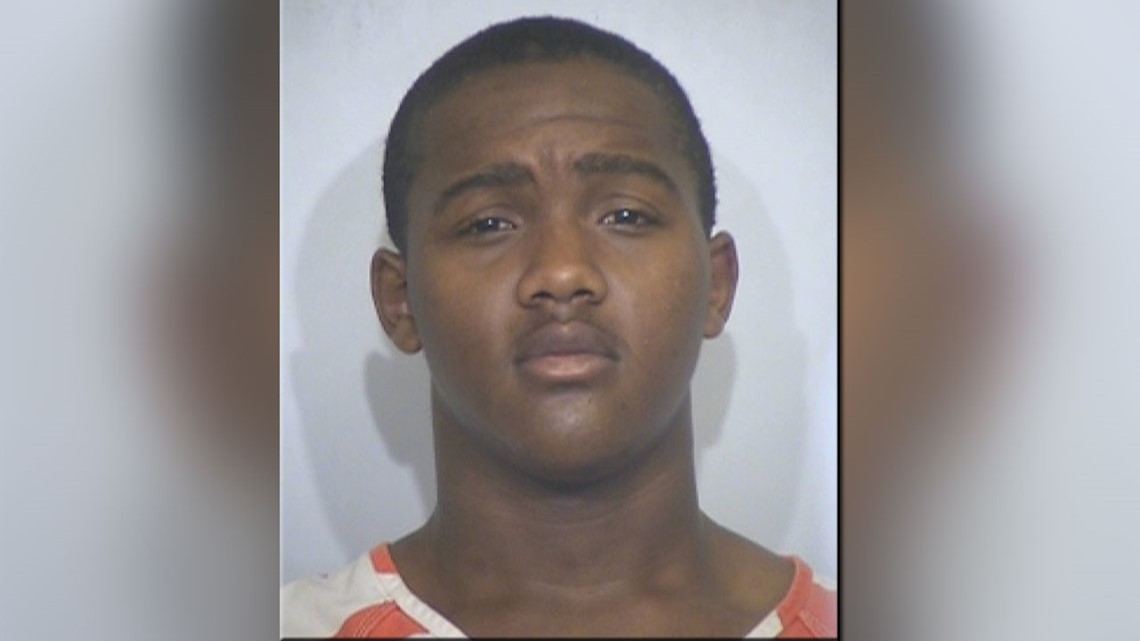 Carter High graduate shook hands, deescalated tension before being ...