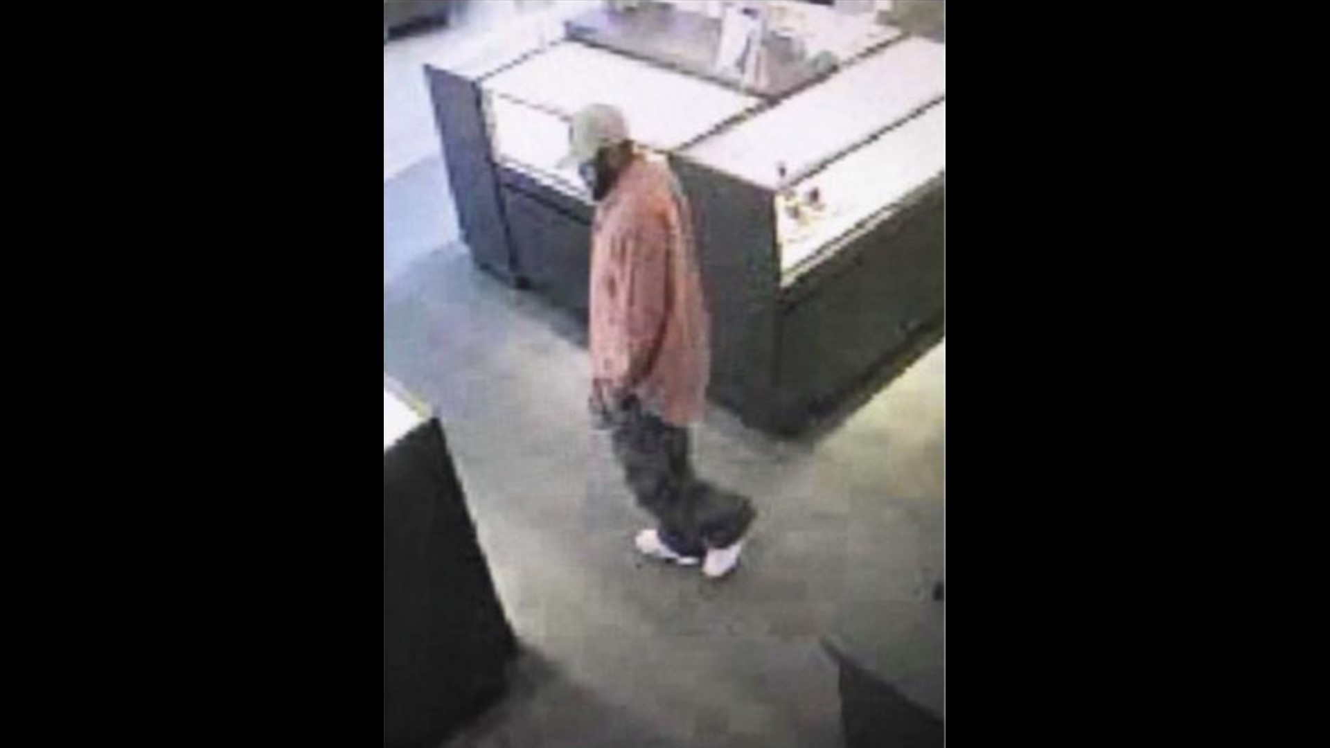 FWPD releases photos of man identified as suspect in Hulen Mall fires ...