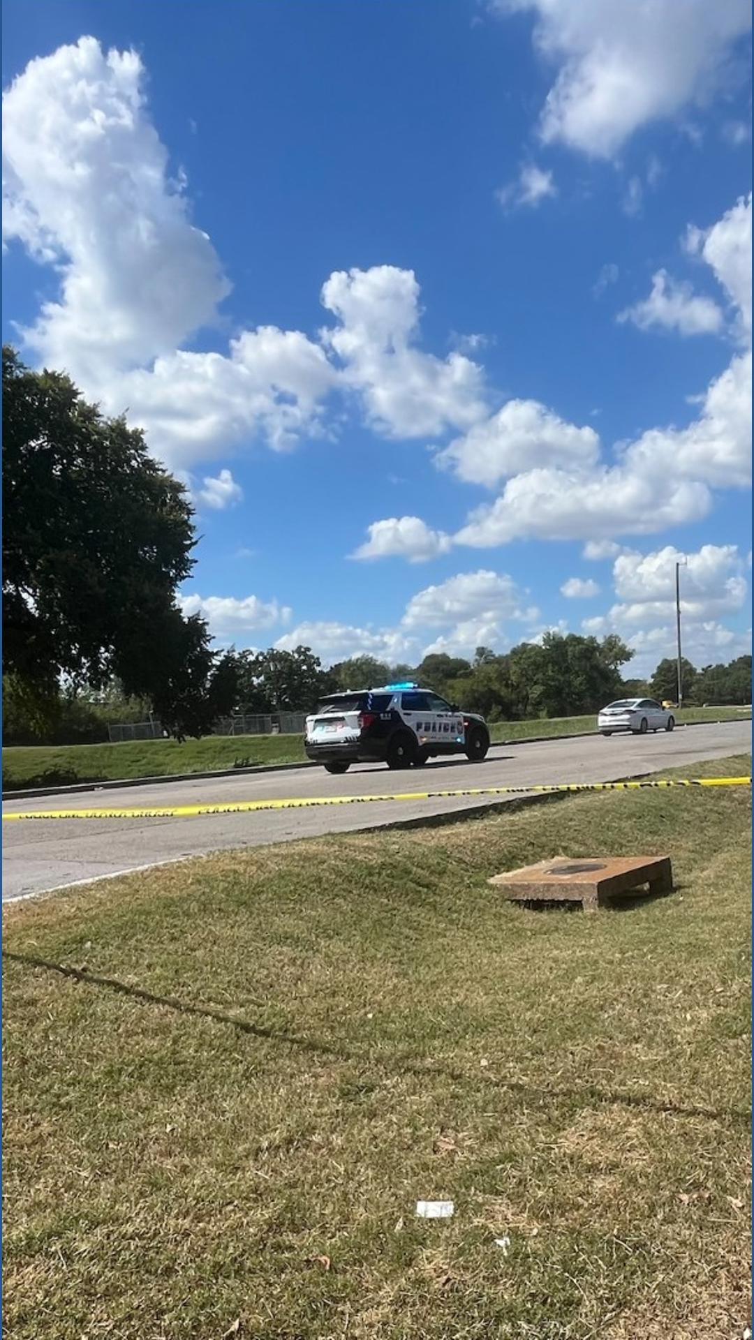 Dallas shooting leaves three dead, police say | khou.com
