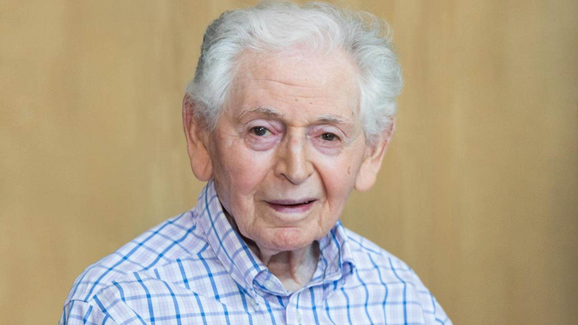 Dallas Holocaust survivor passes away at 102 | khou.com