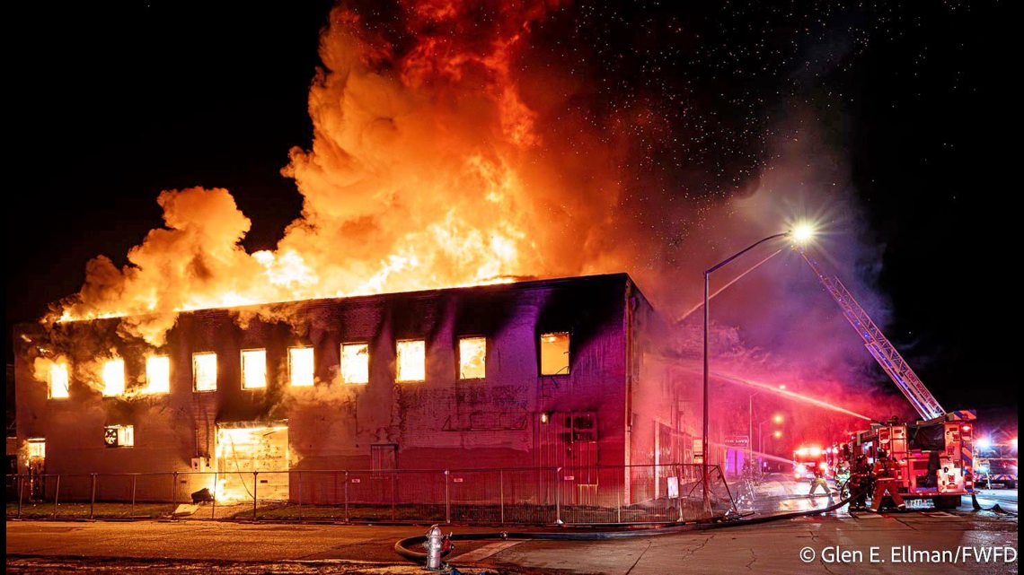 Fort Worth: Firefighters put out large warehouse fire on North Main ...